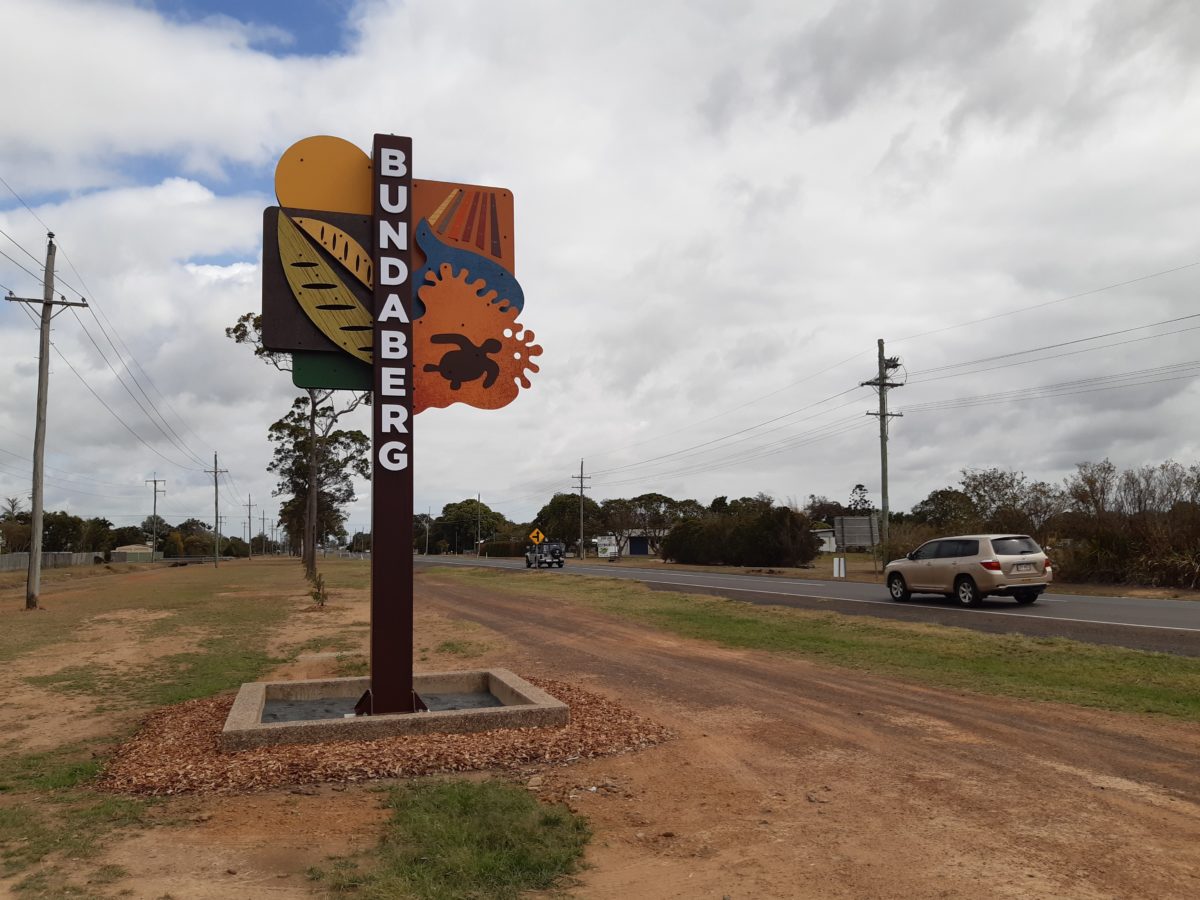 Welcome signs being installed today – Bundaberg Now