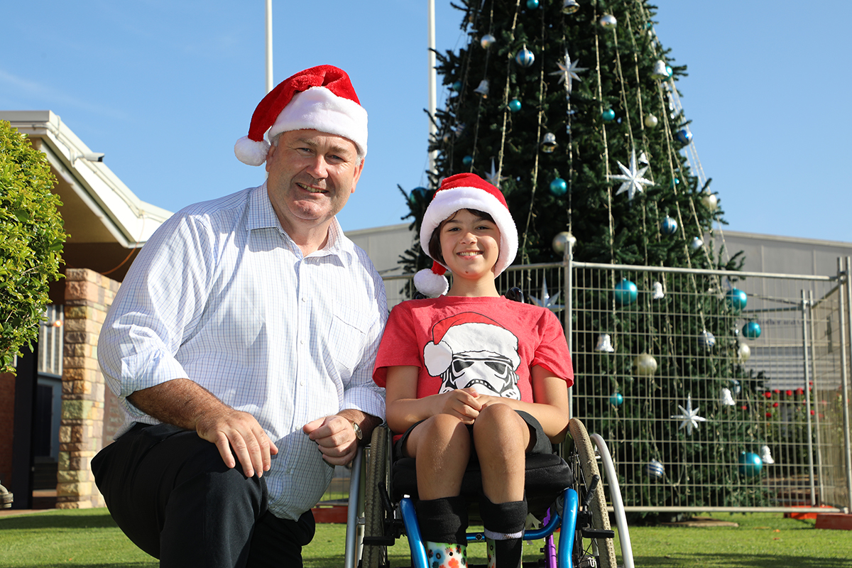 Hope joins Mayor to turn on lights – Bundaberg Now