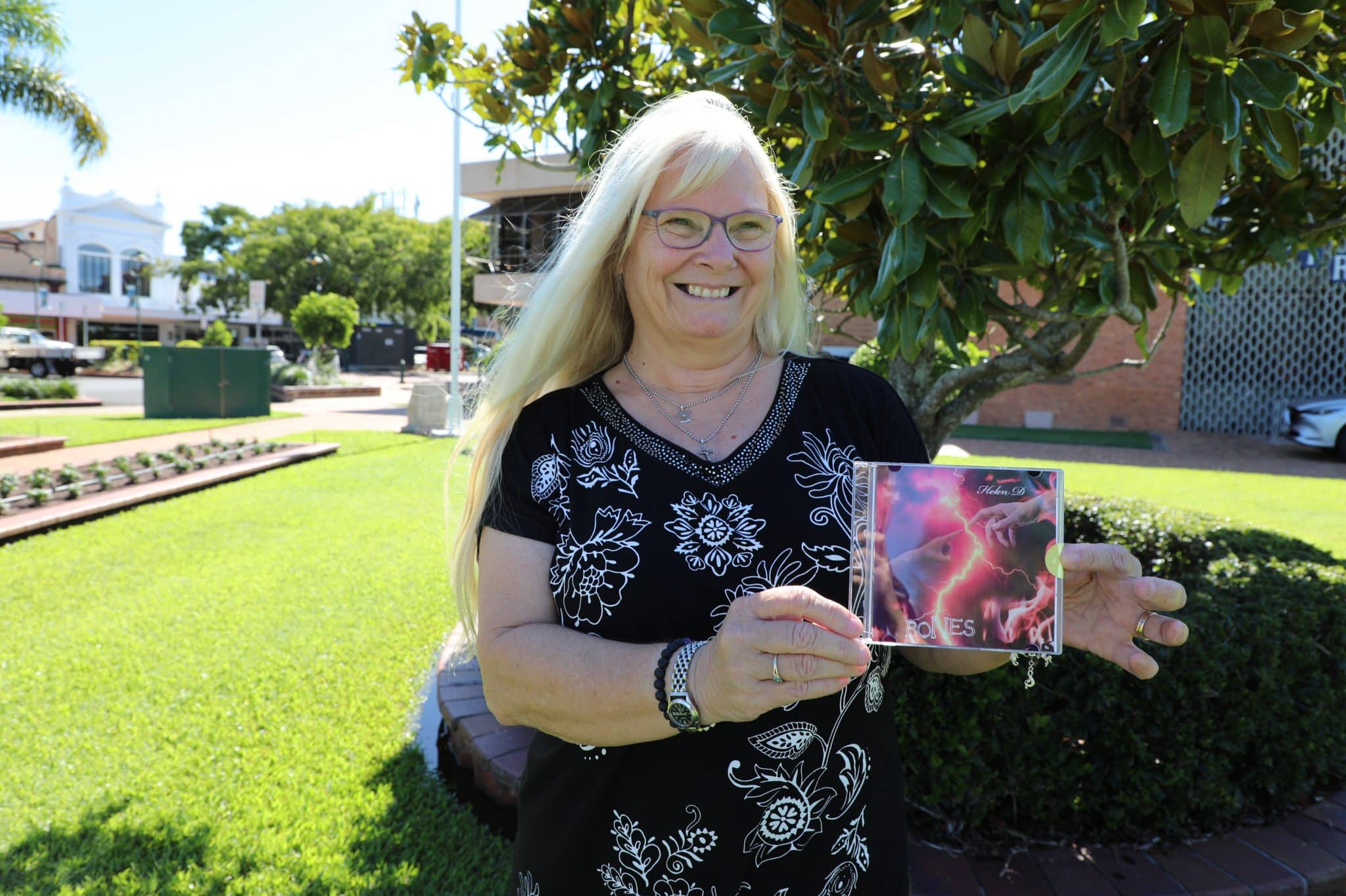 Helen Dawson releases first EP, Bones – Bundaberg Now