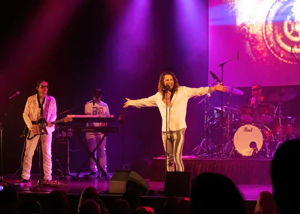 Australian INXS Show on stage at the Moncrieff – Bundaberg Now