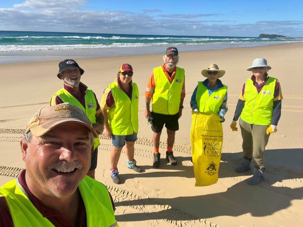 4WD clubs come together to clean up K’Gari – Bundaberg Now