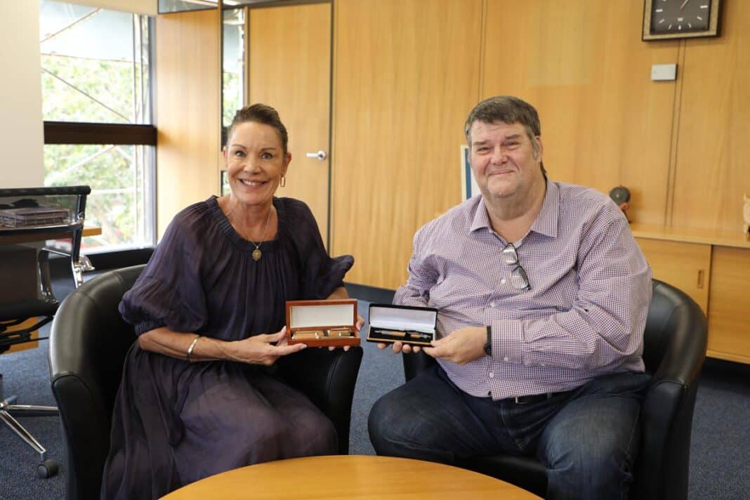 Special pen presented on Anzac Day – Bundaberg Now