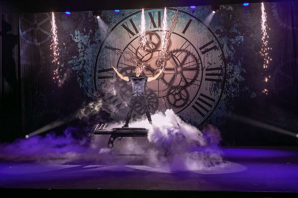 A night of magic and illusion with Spellbound – Bundaberg Now