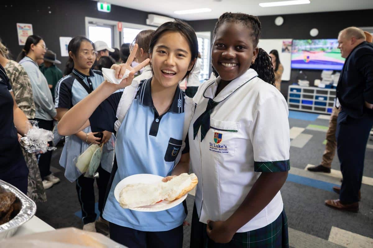 Students connect while sharing Aussie lunch – Bundaberg Now